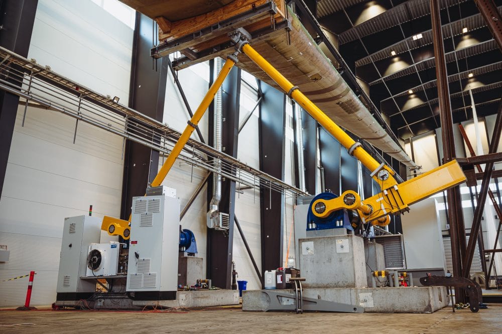 Blade Test Equipment - Testing of large rotor blades